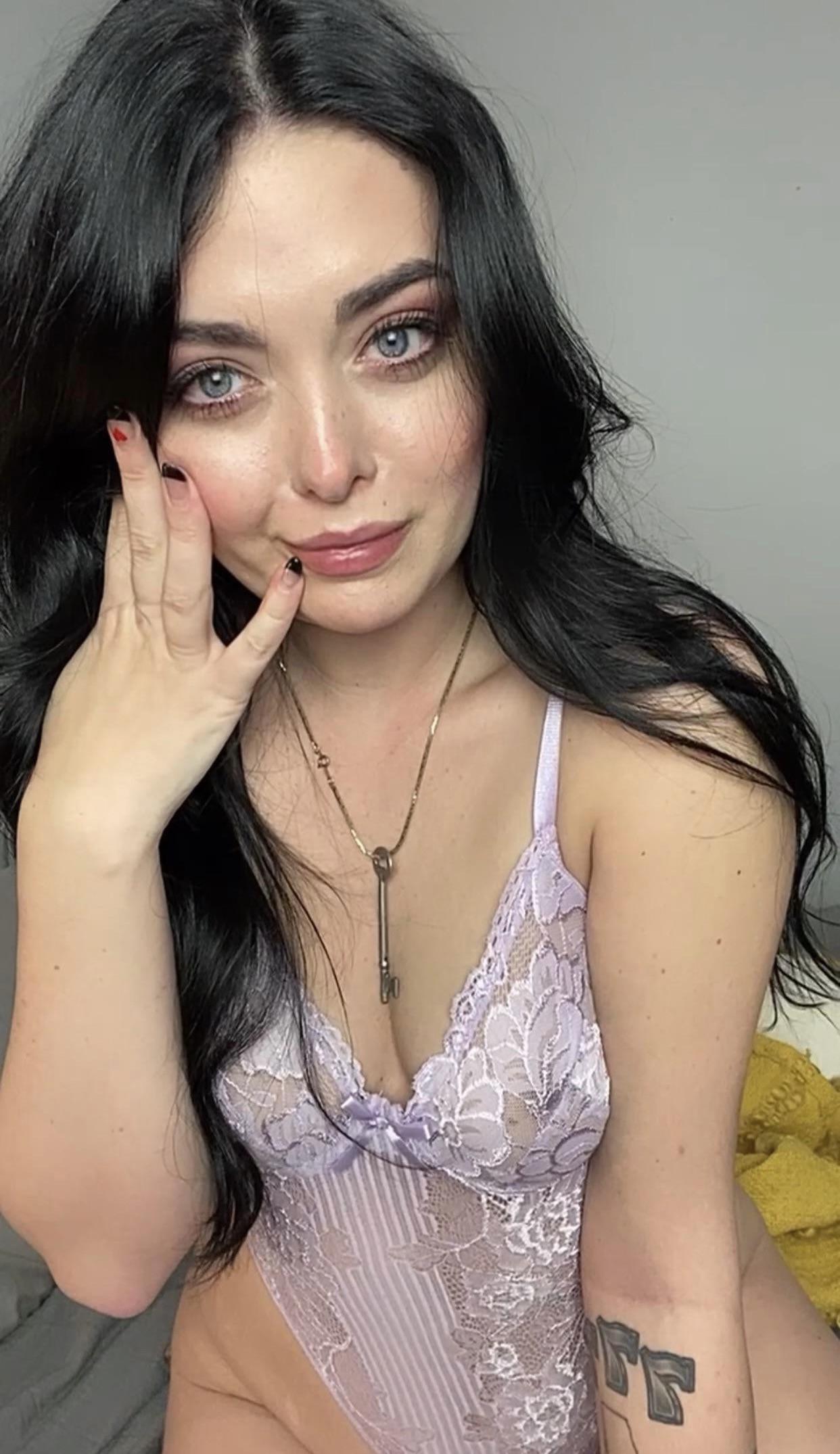 This is my favorite color 💜 | Scrolller