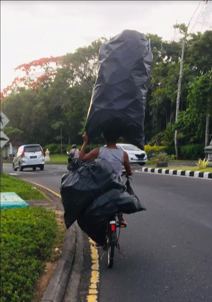 This is normal | Scrolller