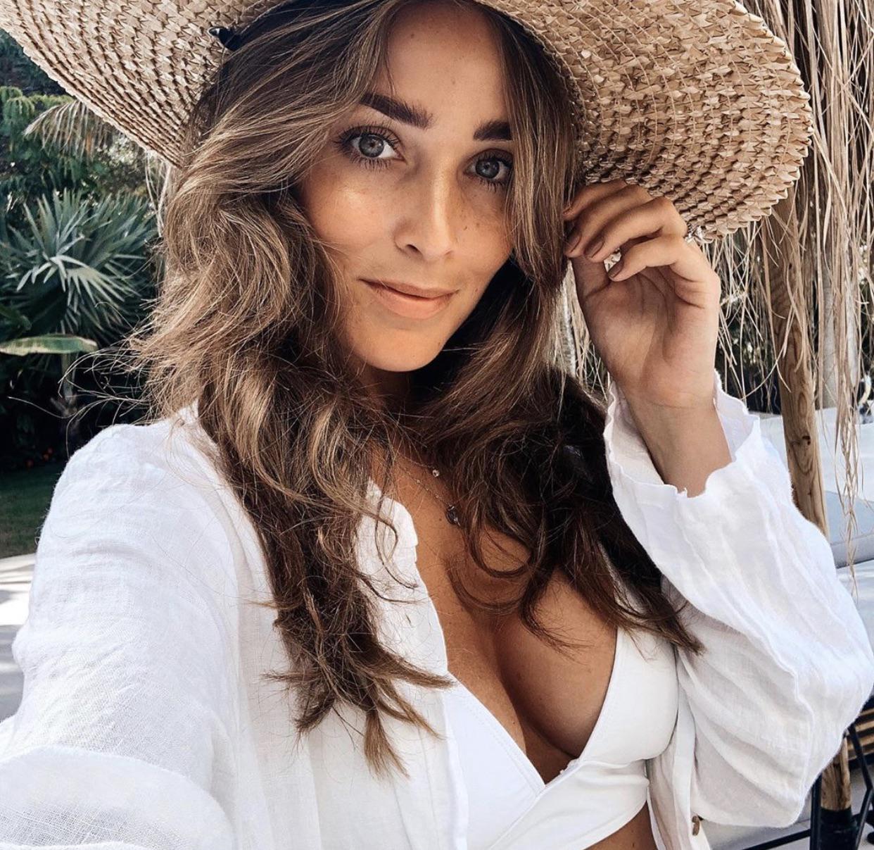 This is your wife | Scrolller