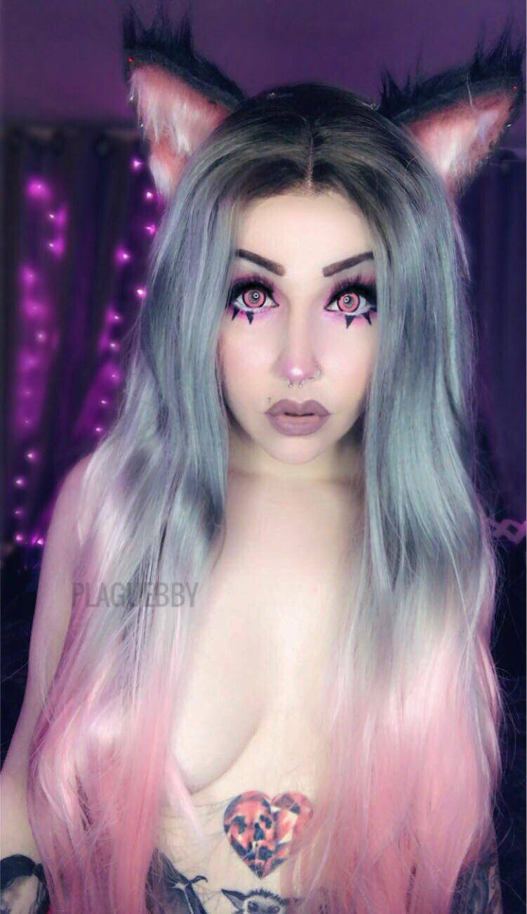Spooky kitty cleavage 💖 | Scrolller