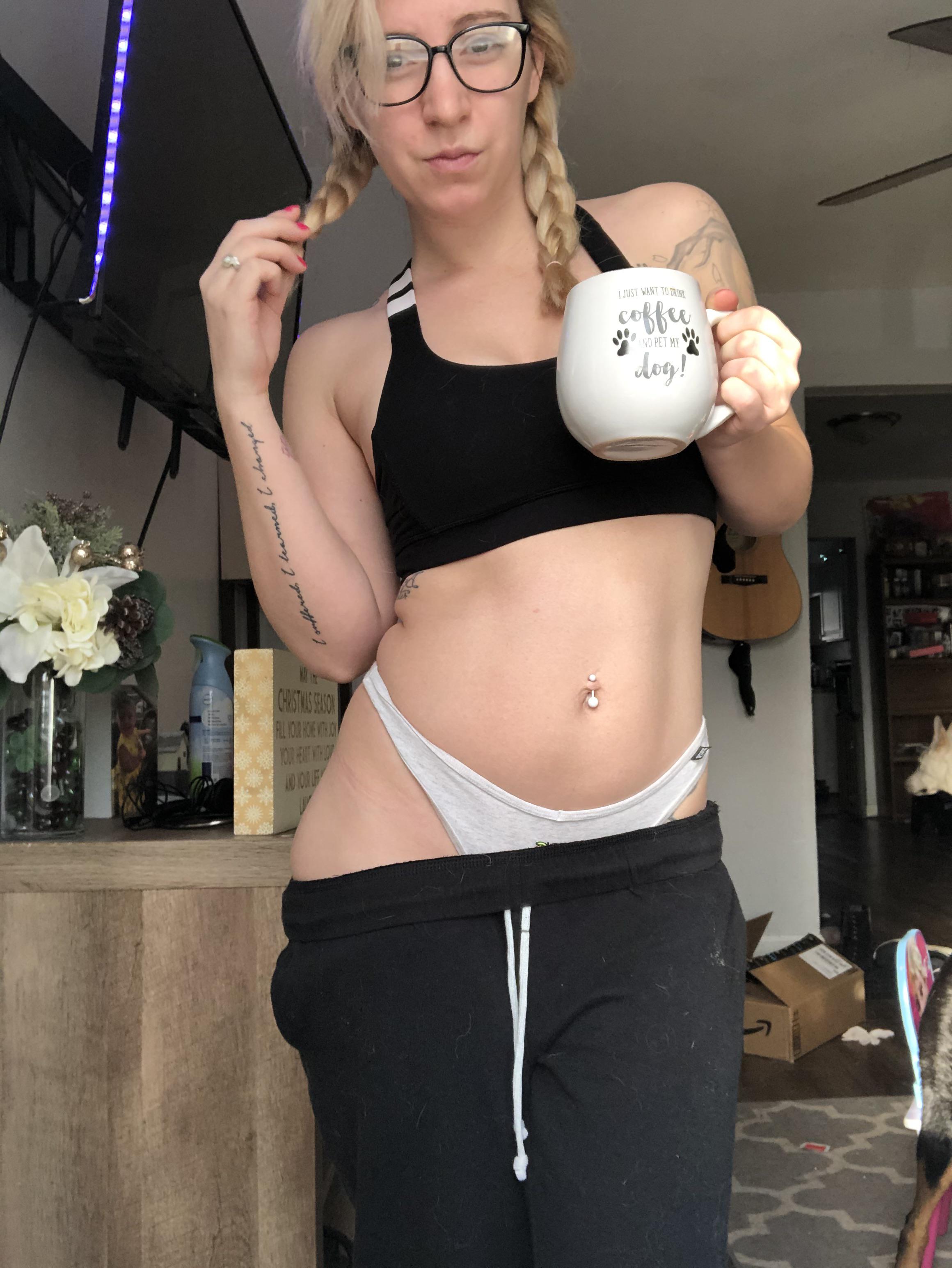 This mom needs some attention 💦💦 | Scrolller