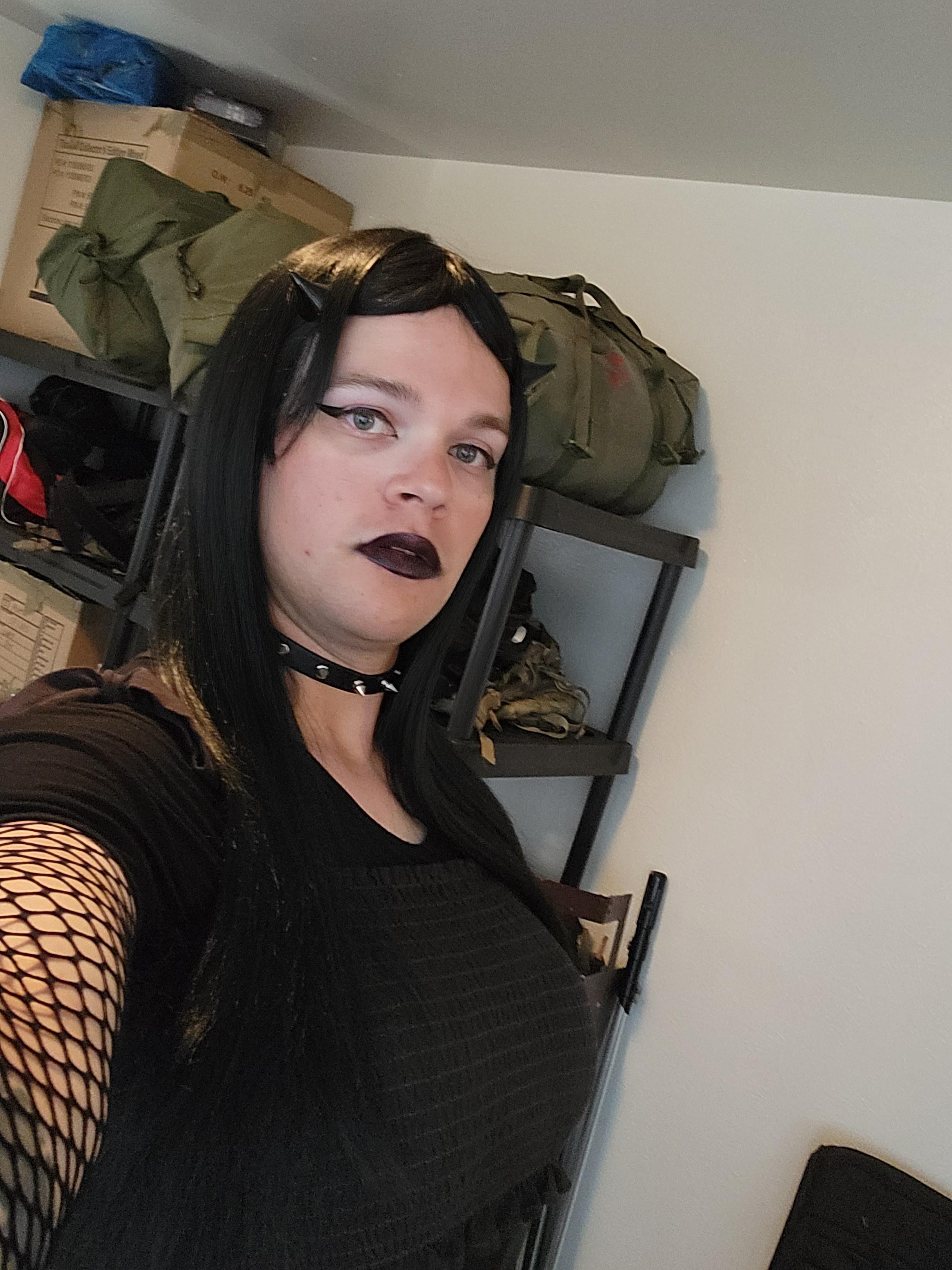 This Oni Girl Needs Someone To Tame Her Scrolller