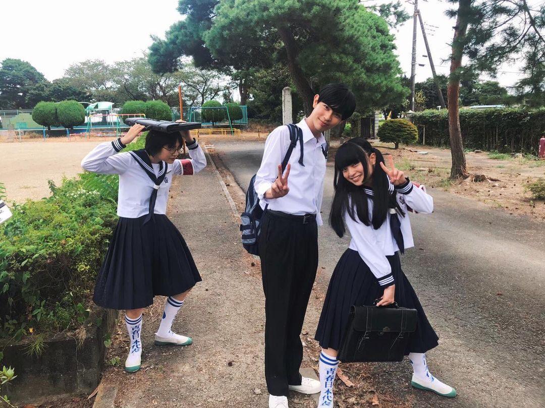 This photo is TEEMING with potential as a new meme format. Go crazy. | Scrolller