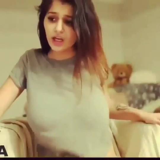 This unknown girl. Beautiful bounce | Scrolller