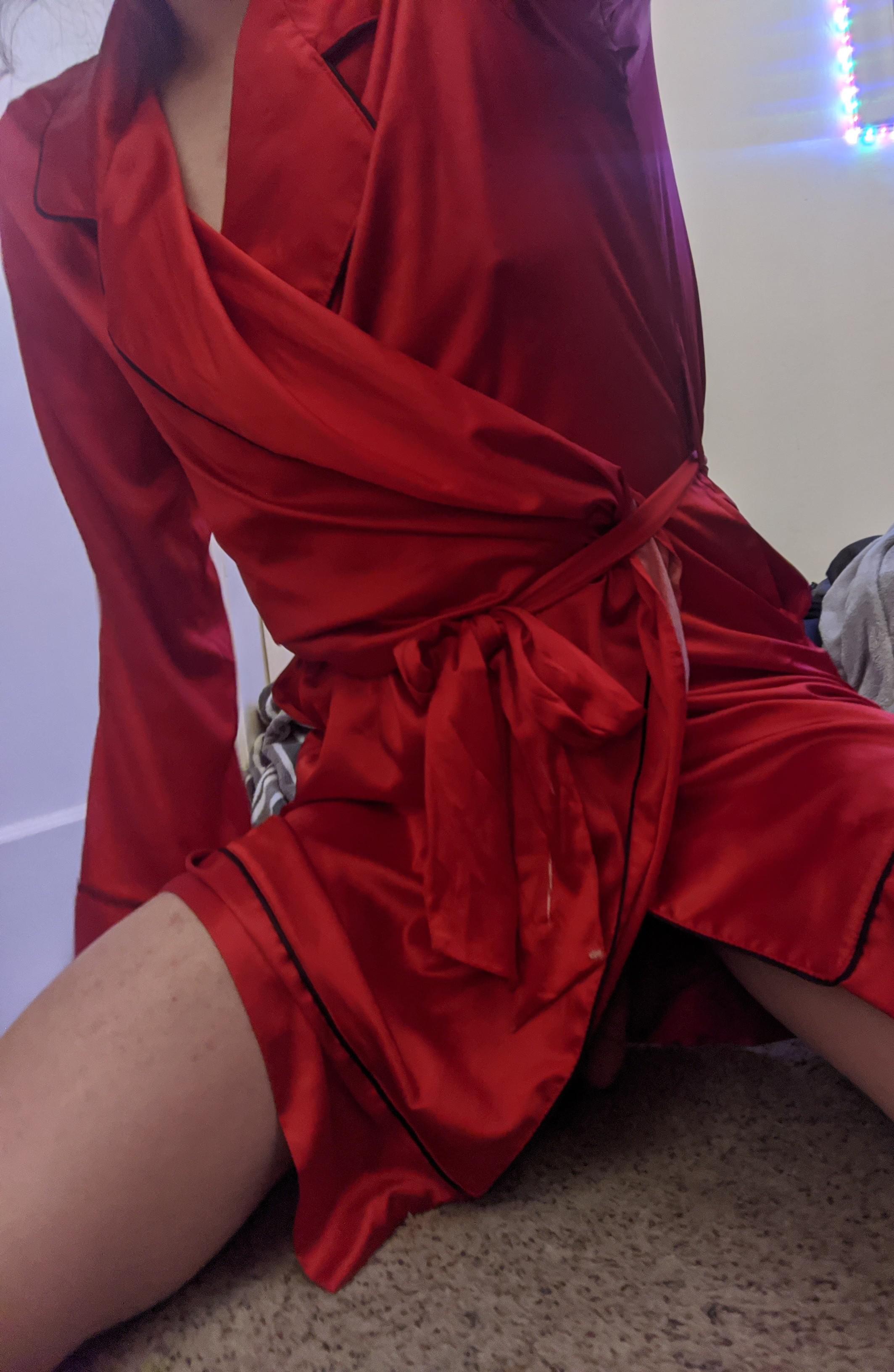 I got a new robe!! | Scrolller