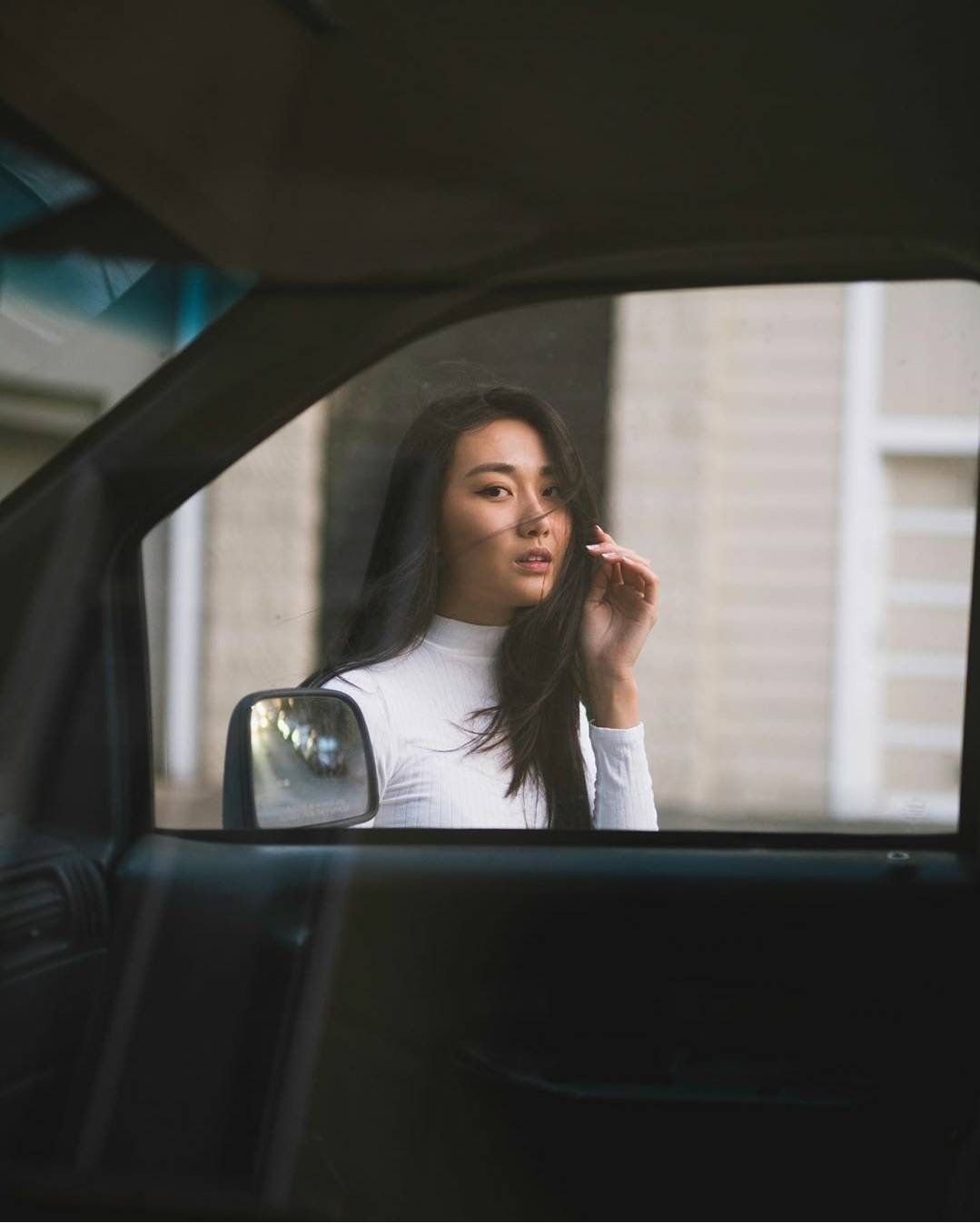 Through the window | Scrolller