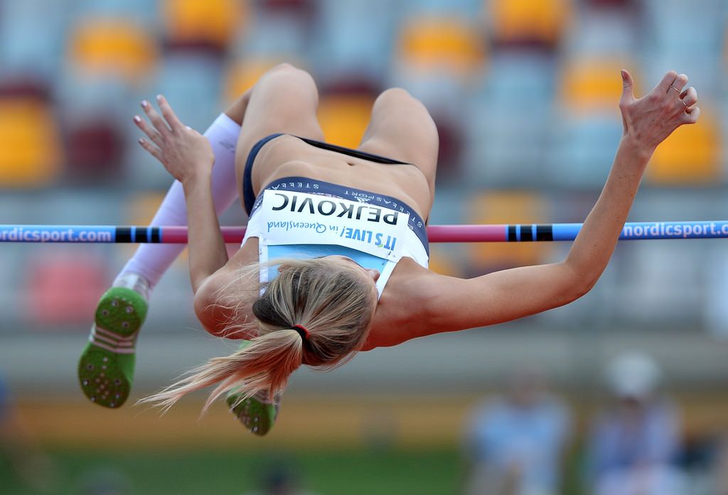 Thrust them hips! | Scrolller