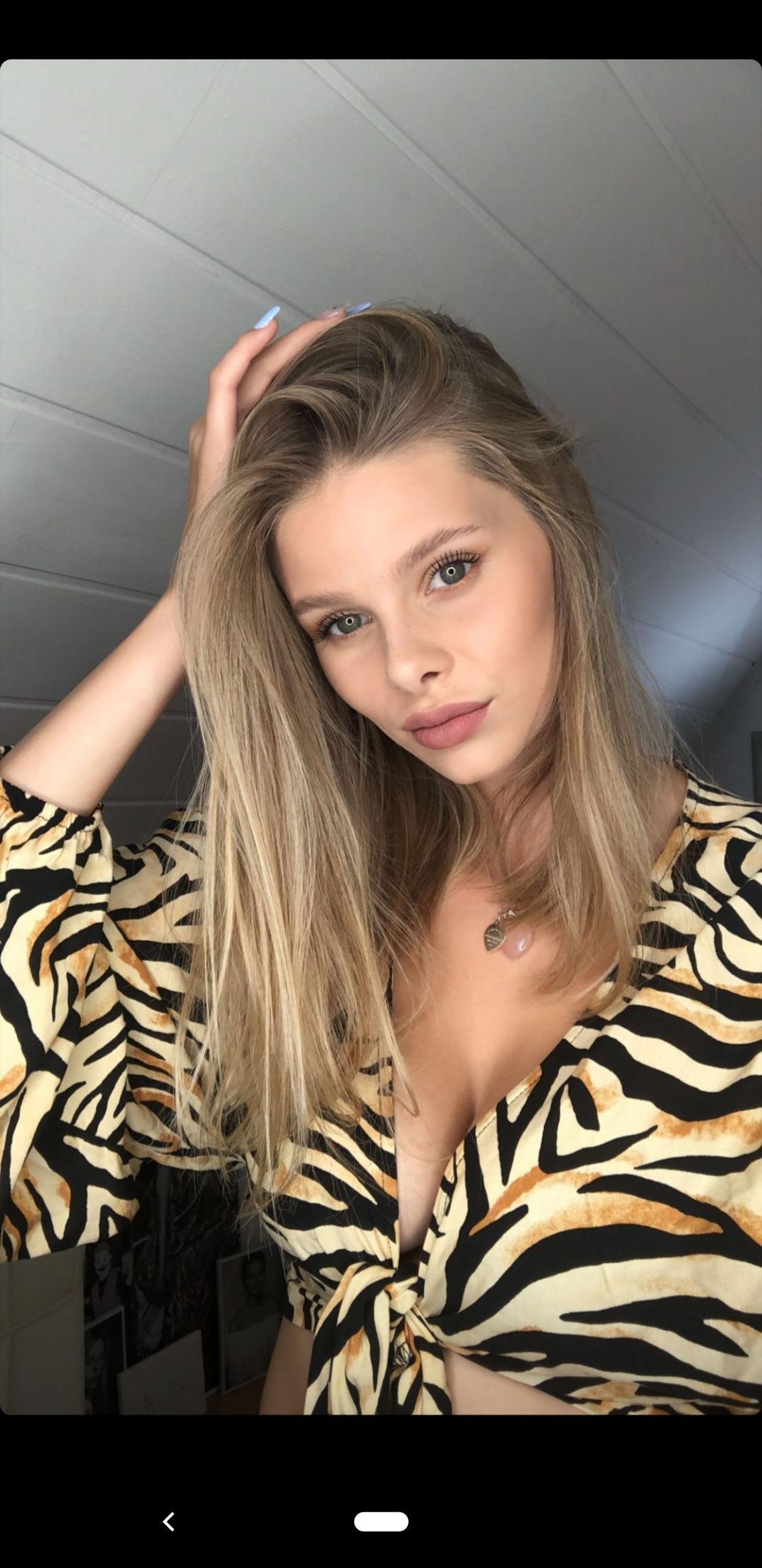 Tigerlariz und ihre geile Titten | Scrolller