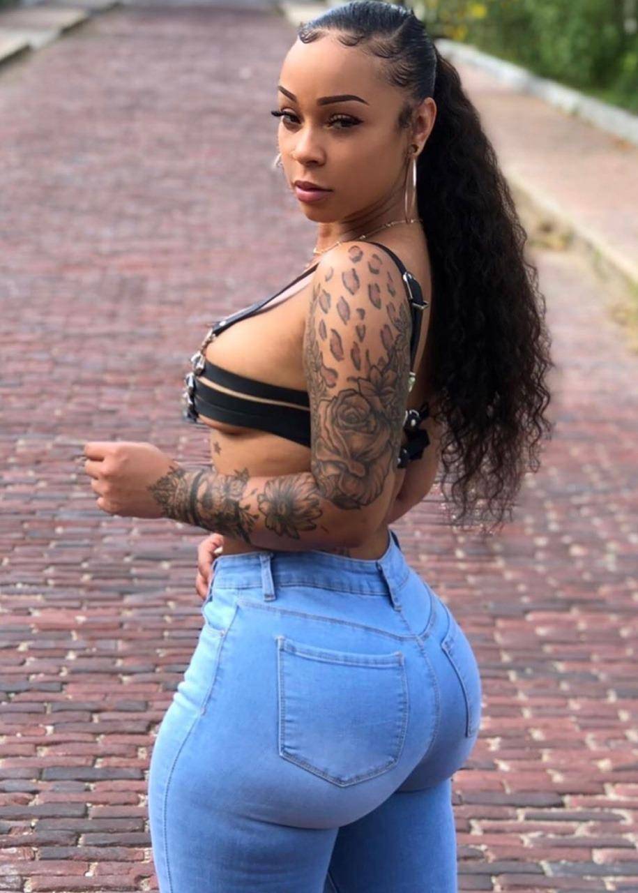 Tight-denim! | Scrolller