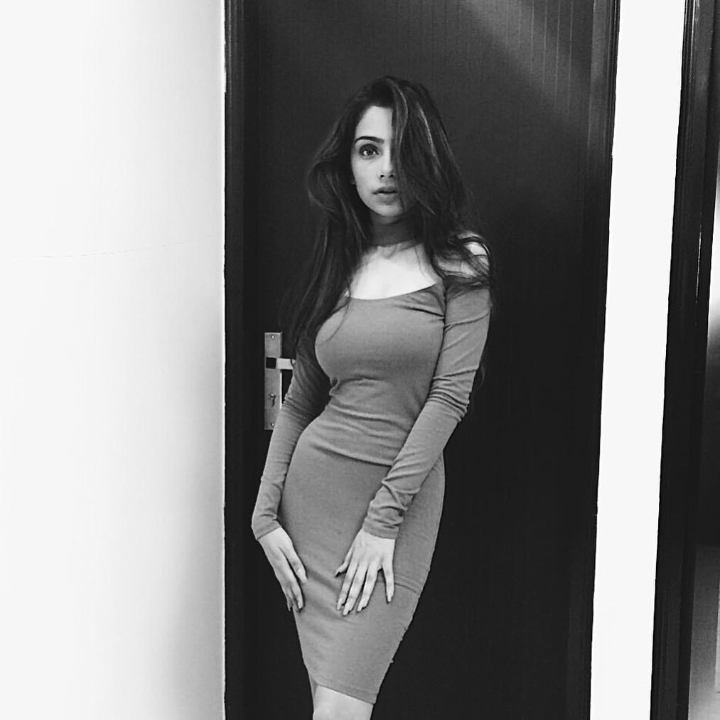 Tight Dress Scrolller