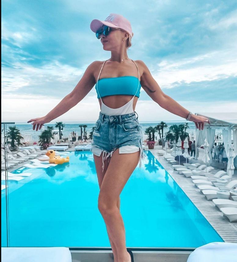 Miss the hot summer! | Scrolller