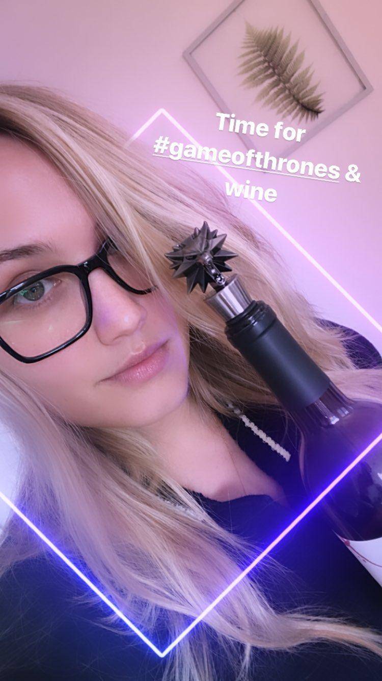 Time for GOT & wine | Scrolller