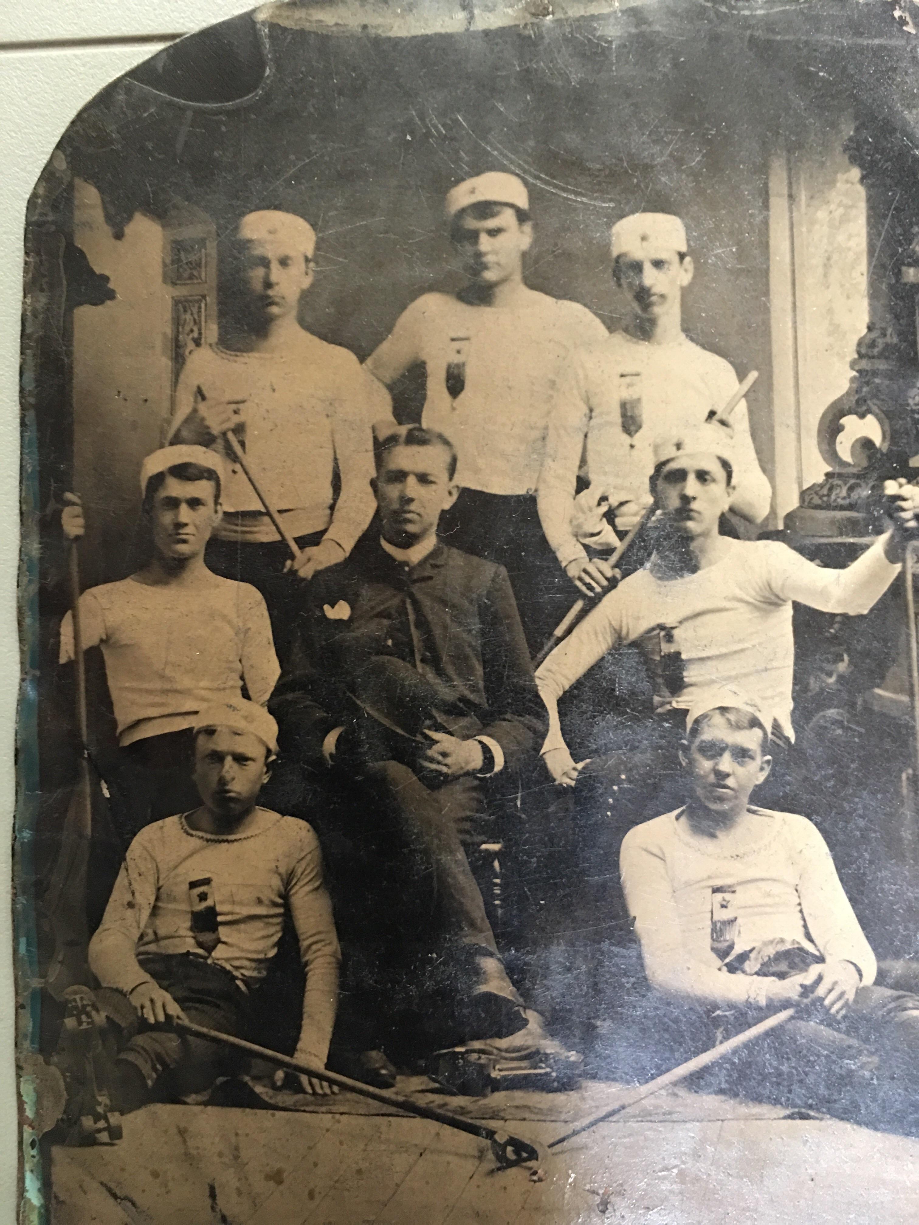 Tin photo of unknown rowing team | Scrolller