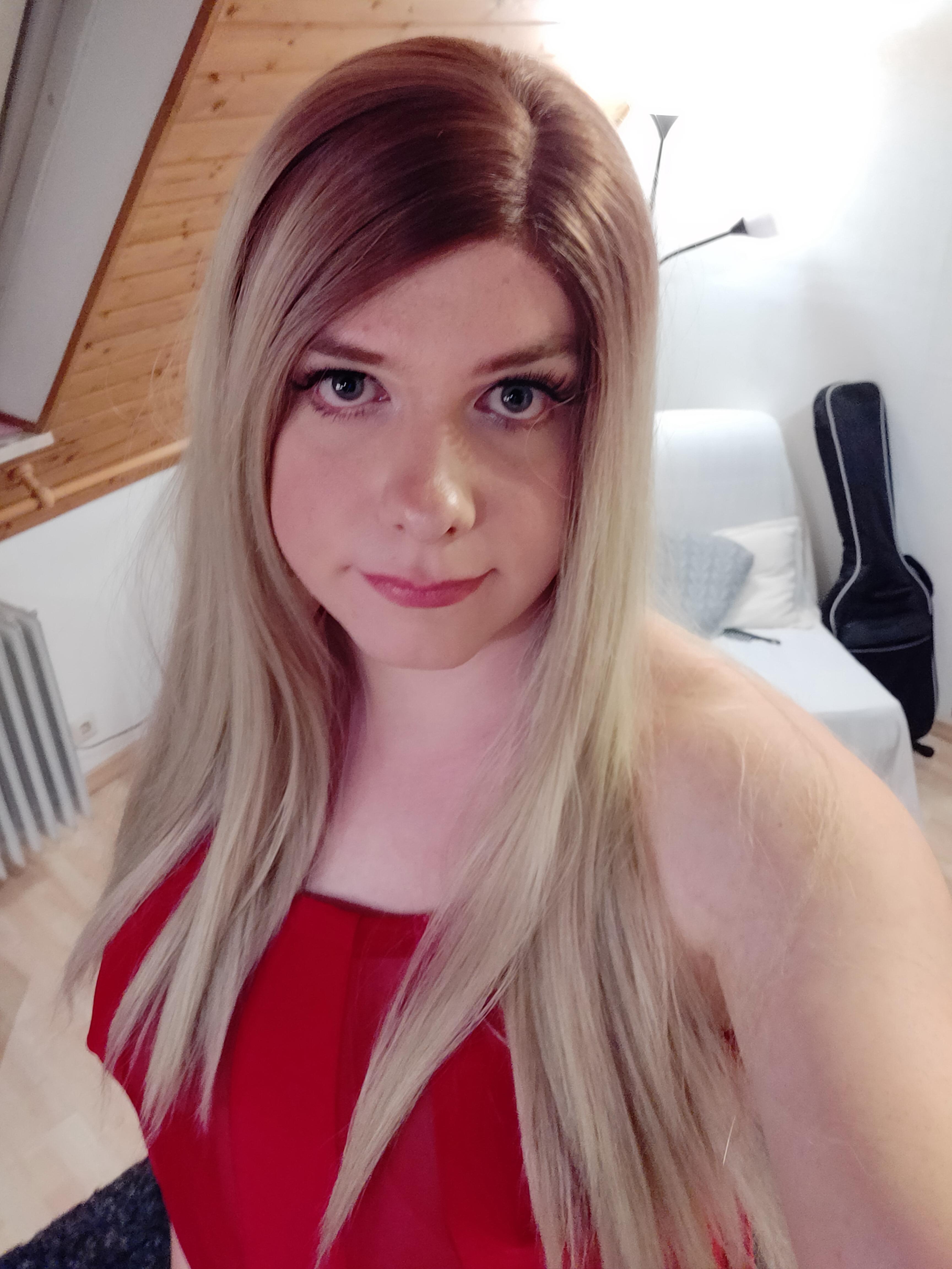 Tinder profile pic candidate | Scrolller