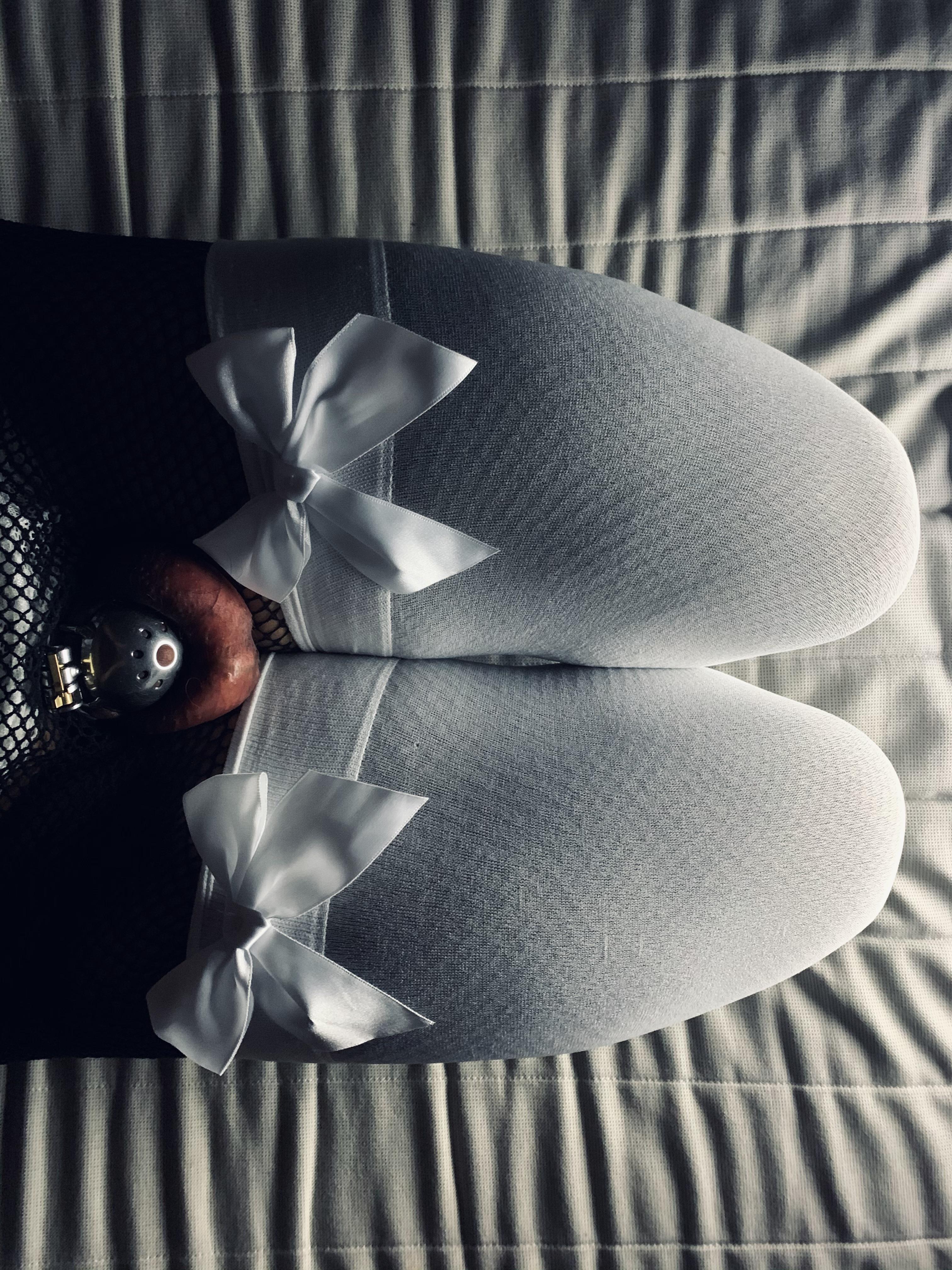Tiny Clitty In A Tiny Metal Nub Cage Scrolller