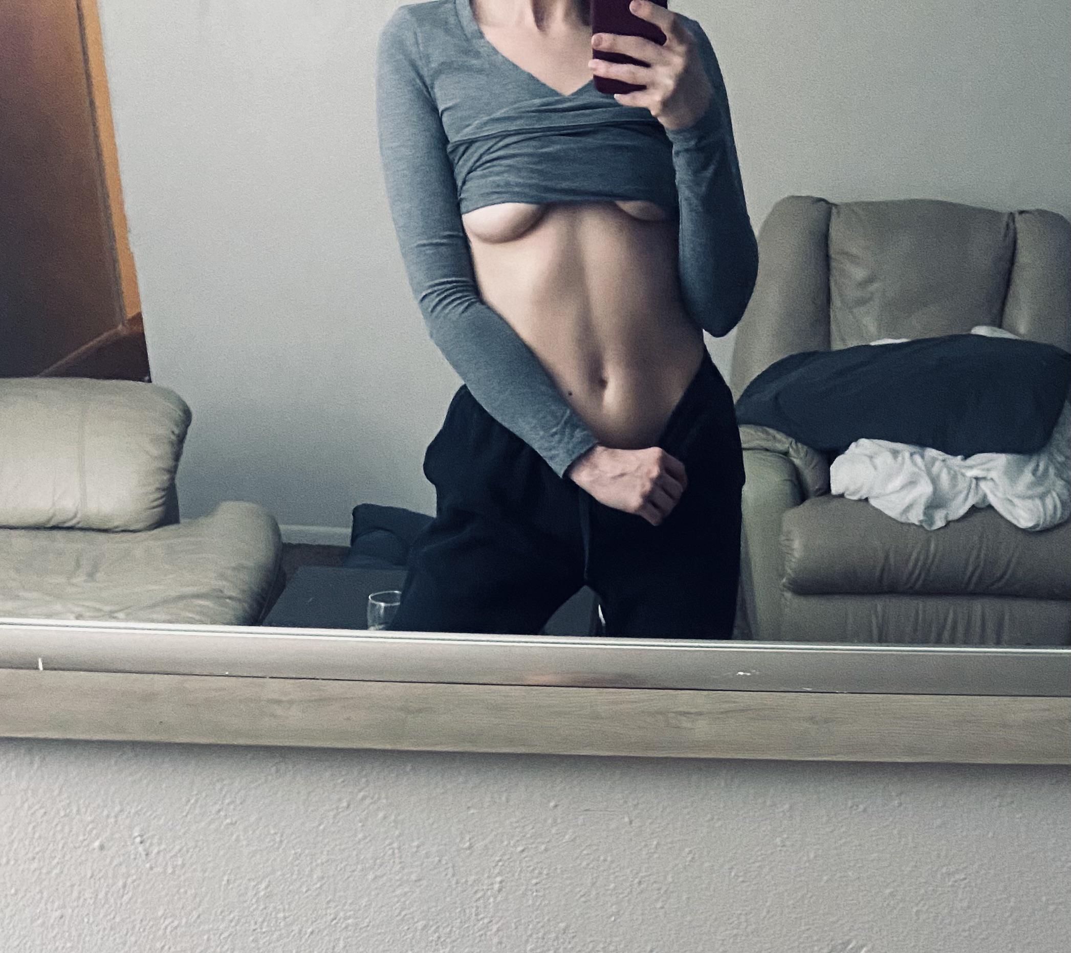 Tiny under boob | Scrolller