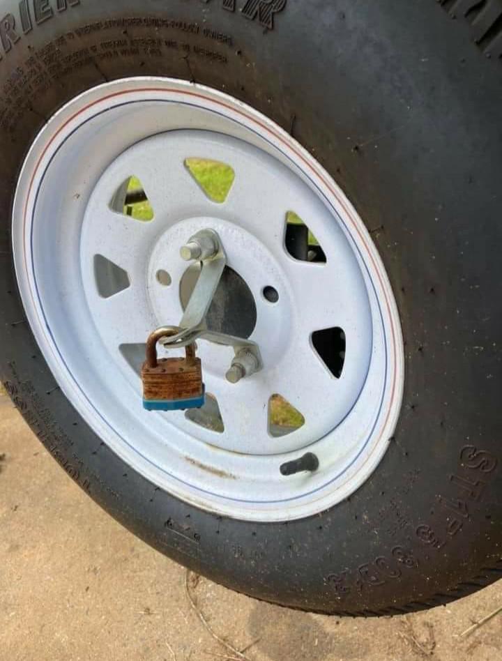 To lock a tire | Scrolller