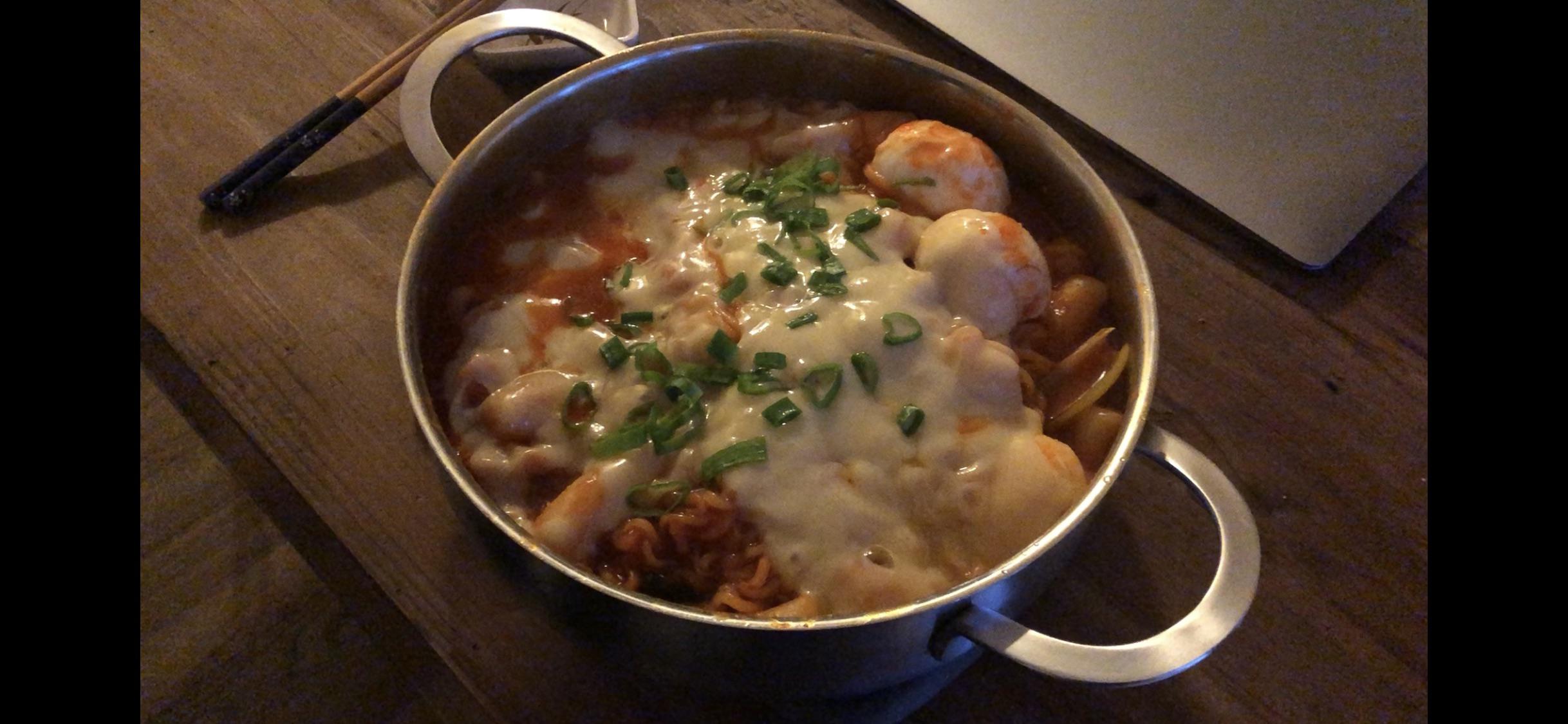 Today I made homemade tteokbokki with cheese | Scrolller