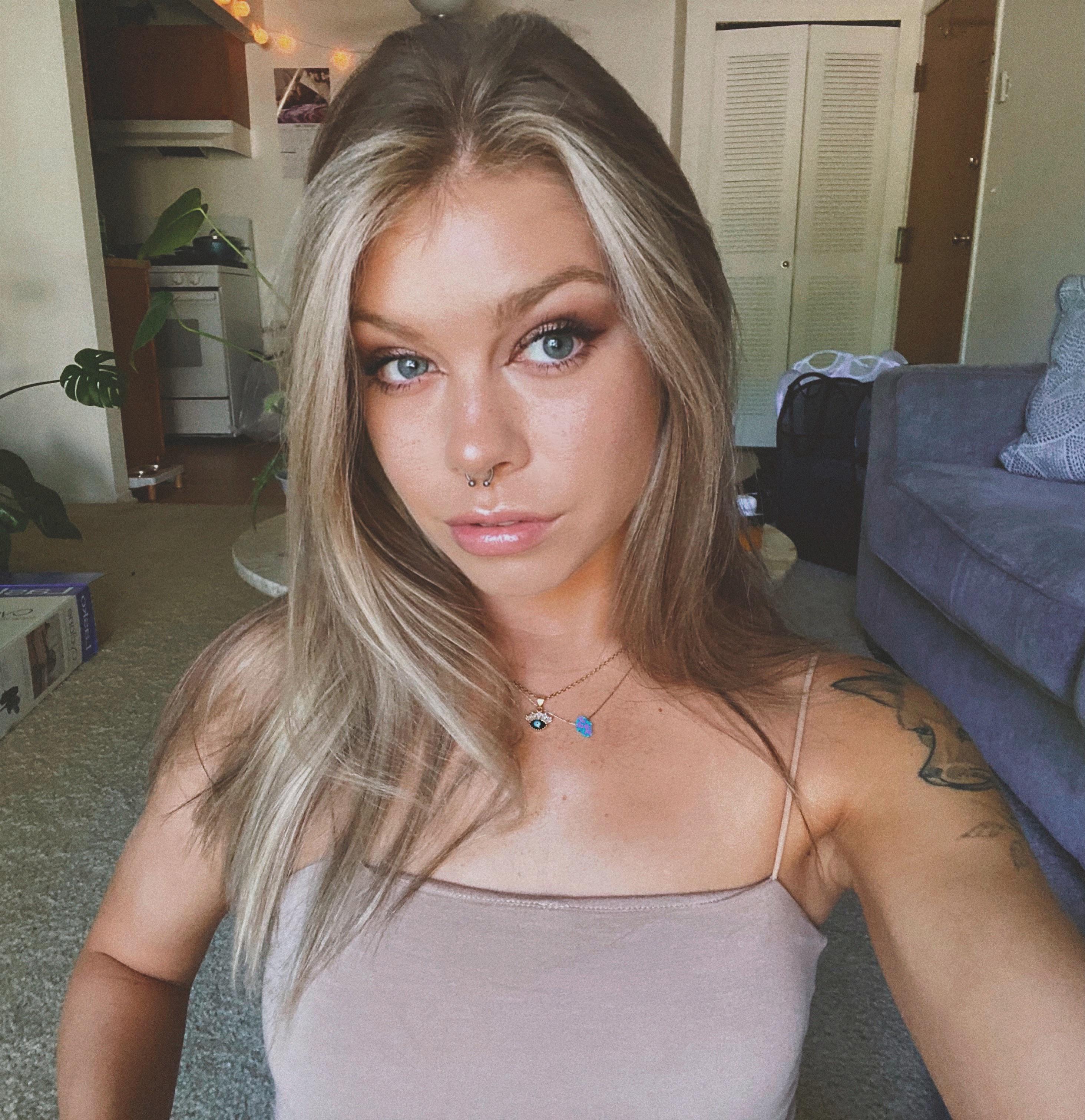 Today’s selfie Sunday 🤎 [25F] | Scrolller