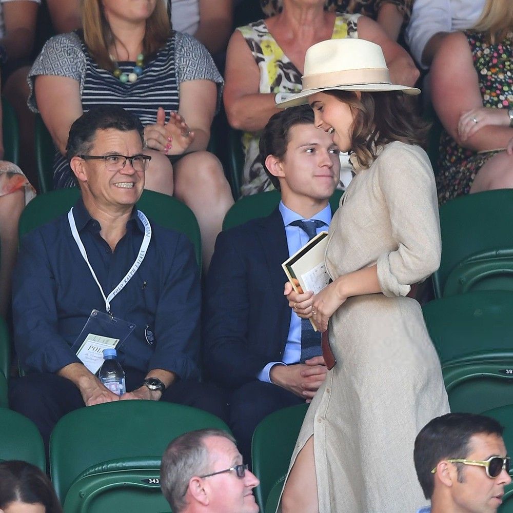 Tom Holland's dad acting normal in front of Emma Watson | Scrolller