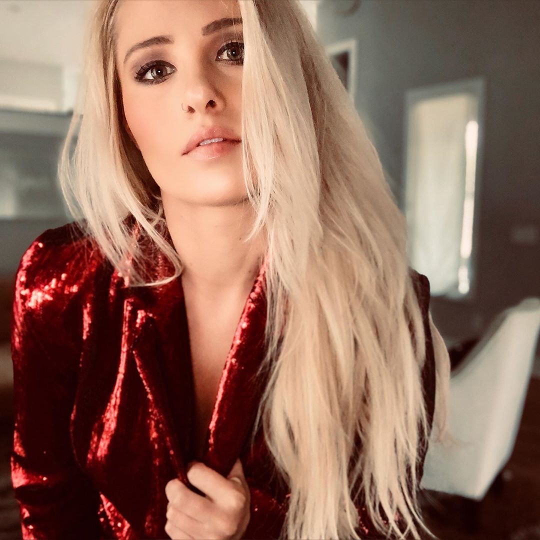 Tomi Lahren is very slutty for a "conservative" | Scrolller