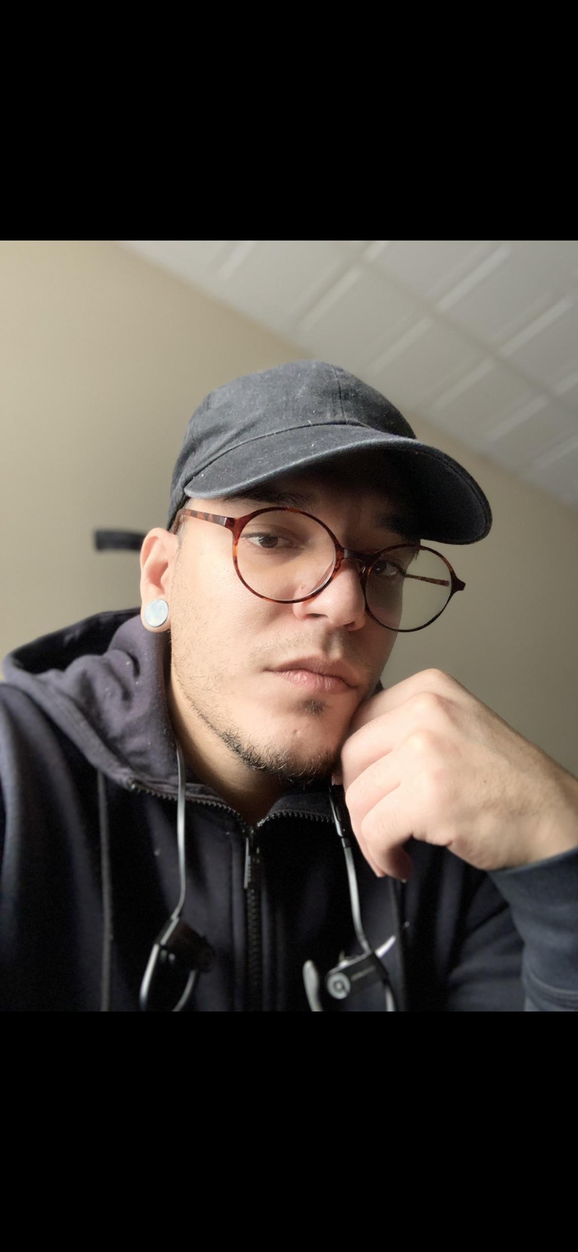 Too serious (M/28) | Scrolller