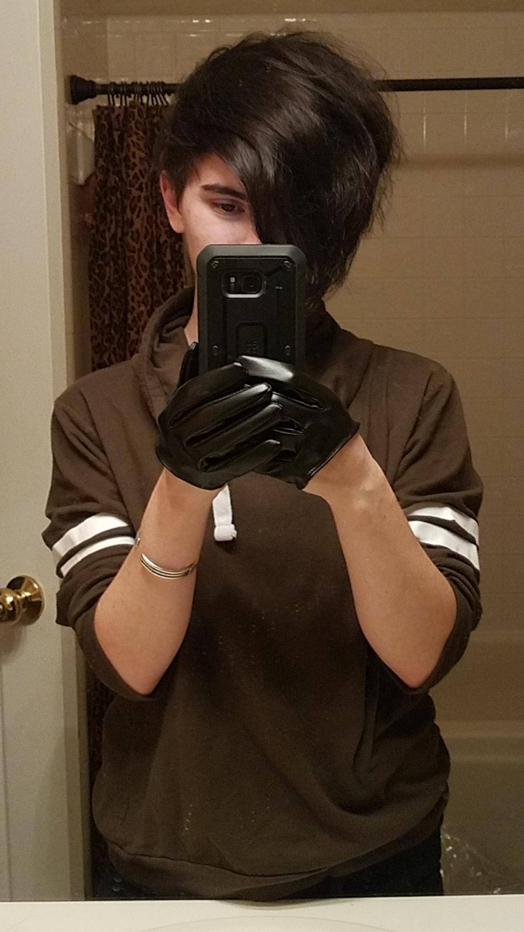 Too Sick To Post New Pics, Heres An Old Selfie | Scrolller