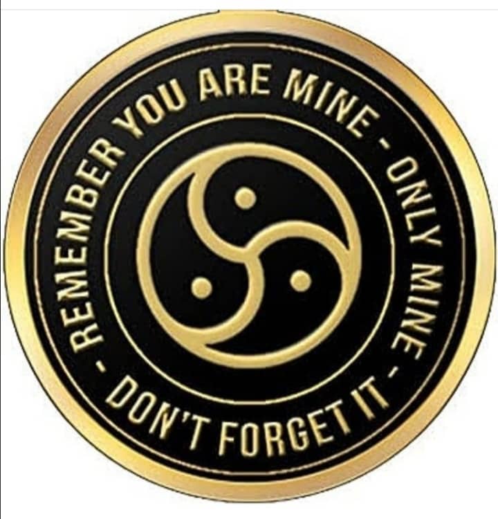 TOTAL SUBMISSION | Scrolller