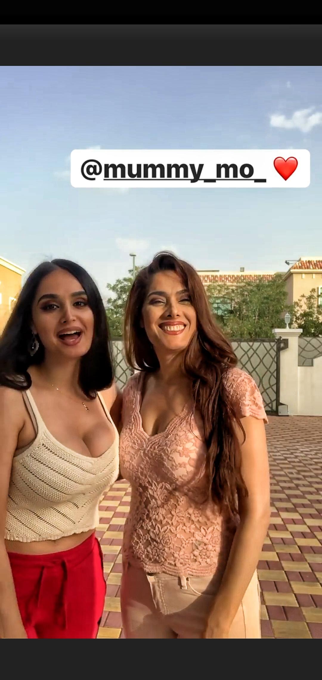 Touching tits 🤤 | Scrolller