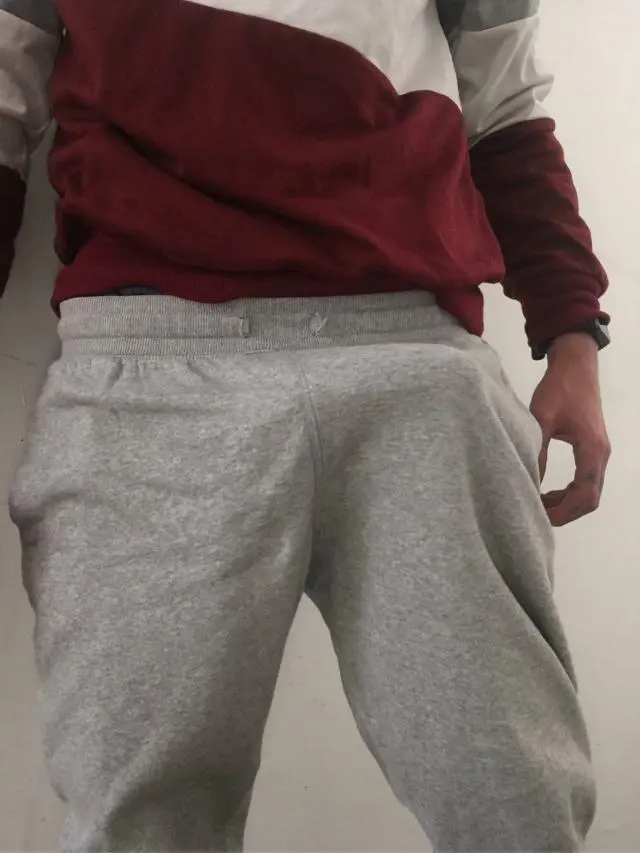 “trackie Bulge” … Scrolller