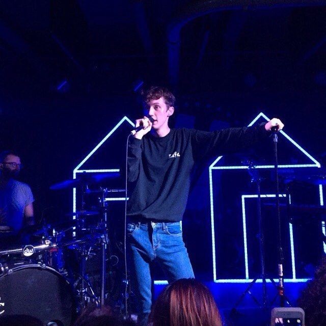 Troye Sivan | Scrolller