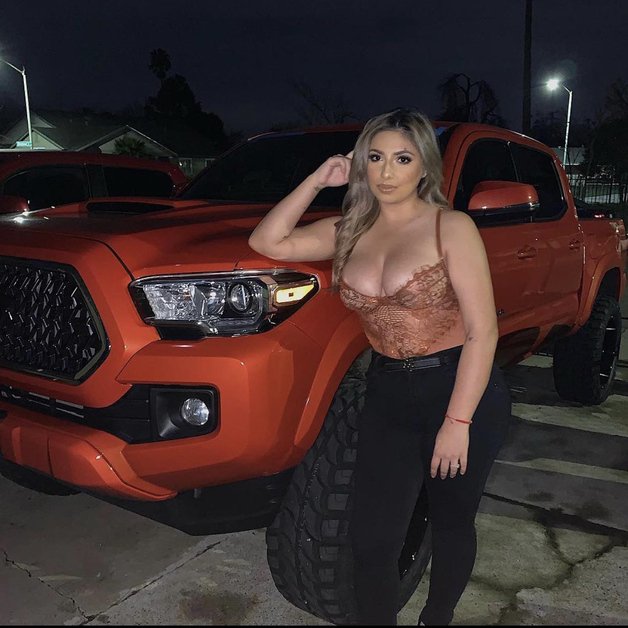 Truck or her | Scrolller