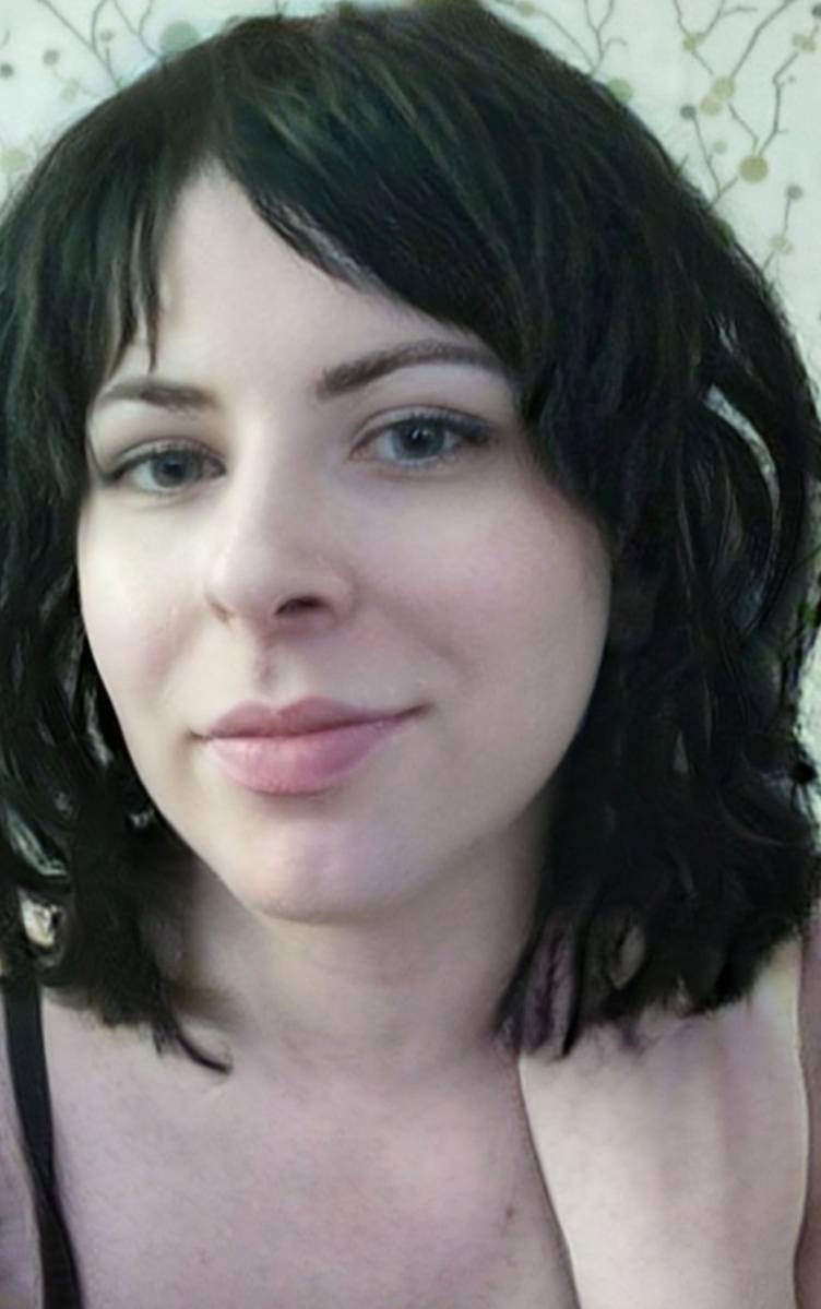 Trying to be "cute", very gentle makeup here, do you like my look? 🌺 | Scrolller