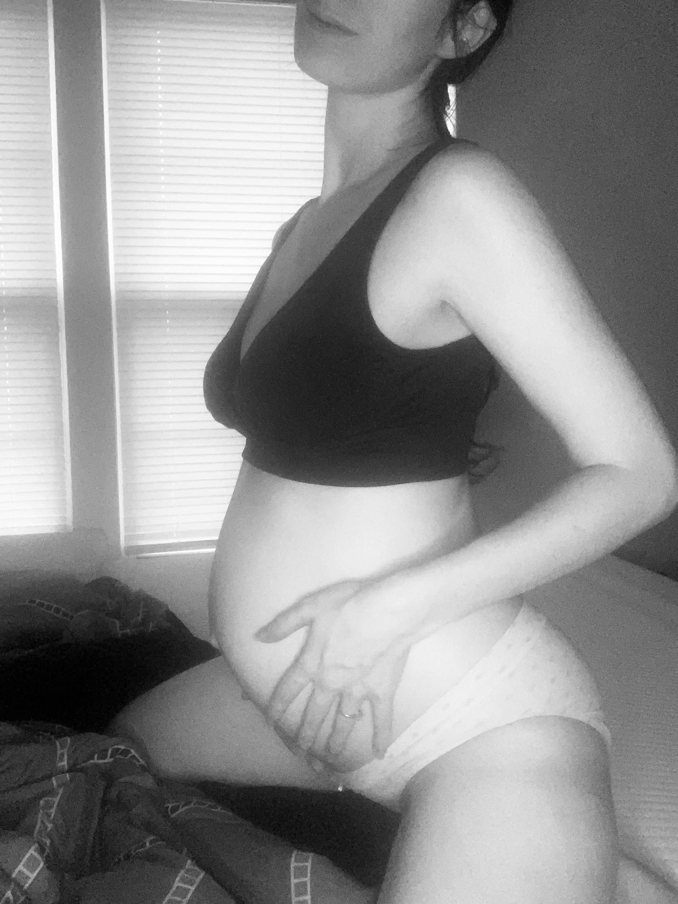 Trying to enjoy my 24 week bump. | Scrolller