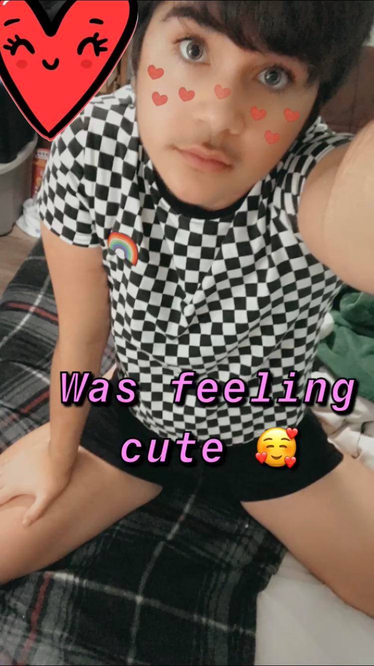 Trying to find a good pose is tough! My face is included in this one 😊 | Scrolller