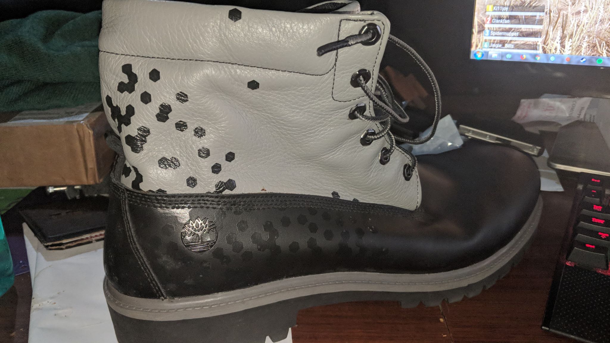 Trying to identify this pattern name/shoe style? | Scrolller