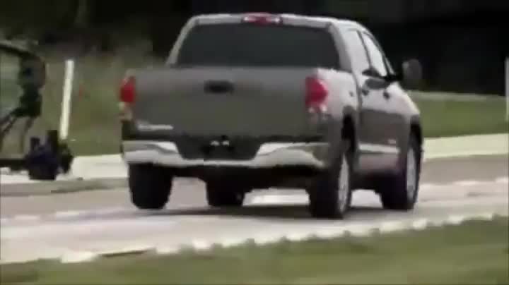 Tundra Twerking.... | Scrolller