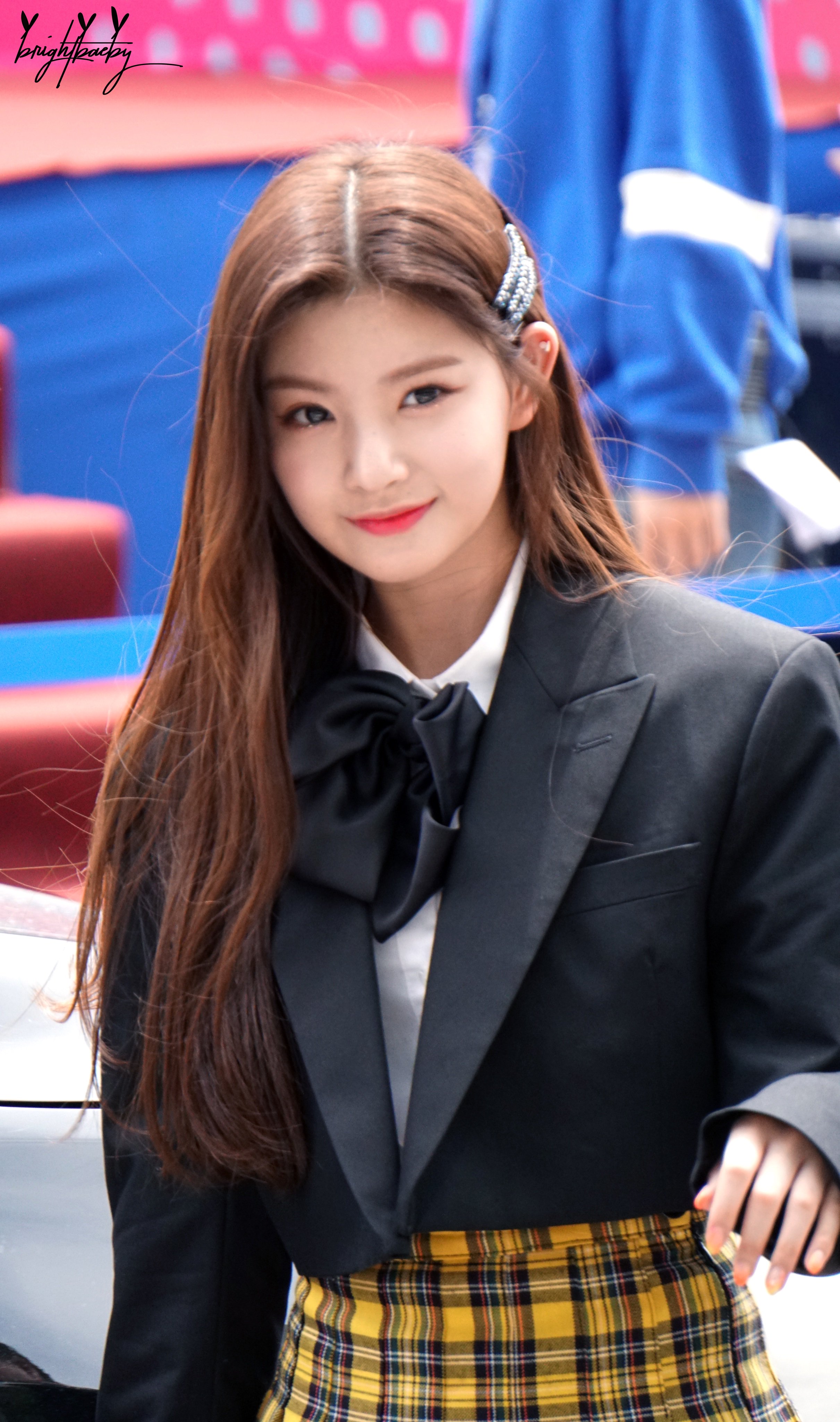 Tuxedo Yiren | Scrolller