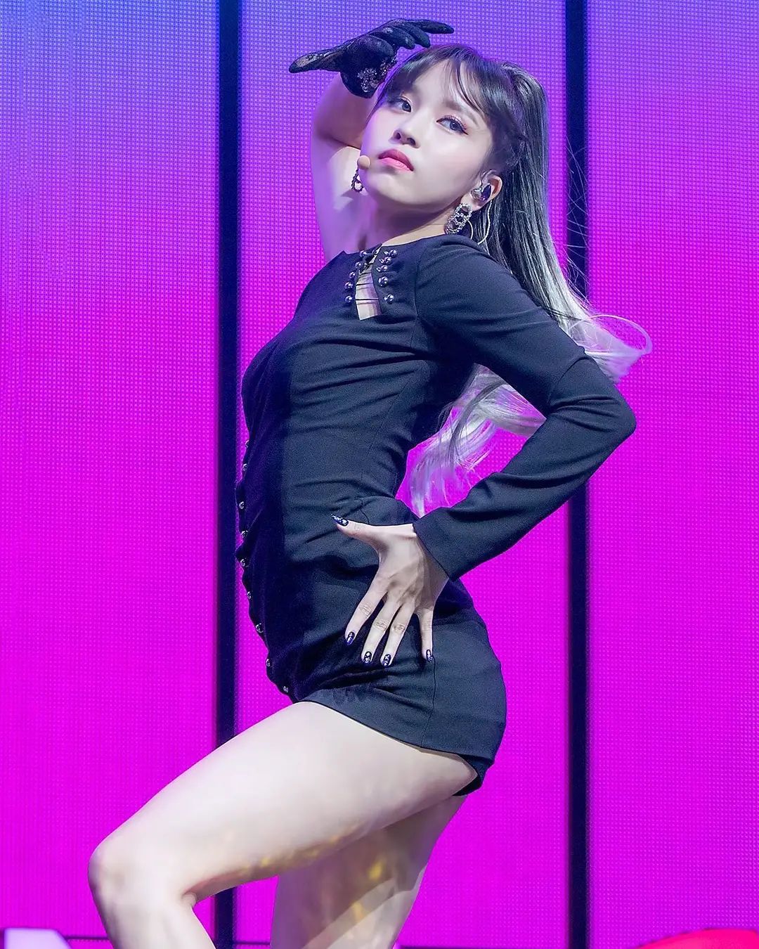 Twice - Mina | Scrolller