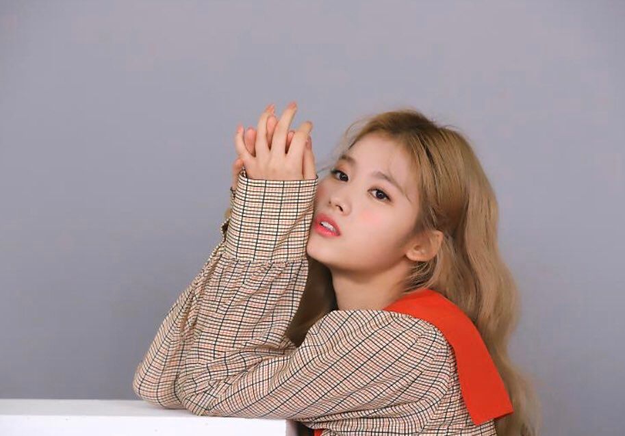 Twice Minatozaki Sana Scrolller