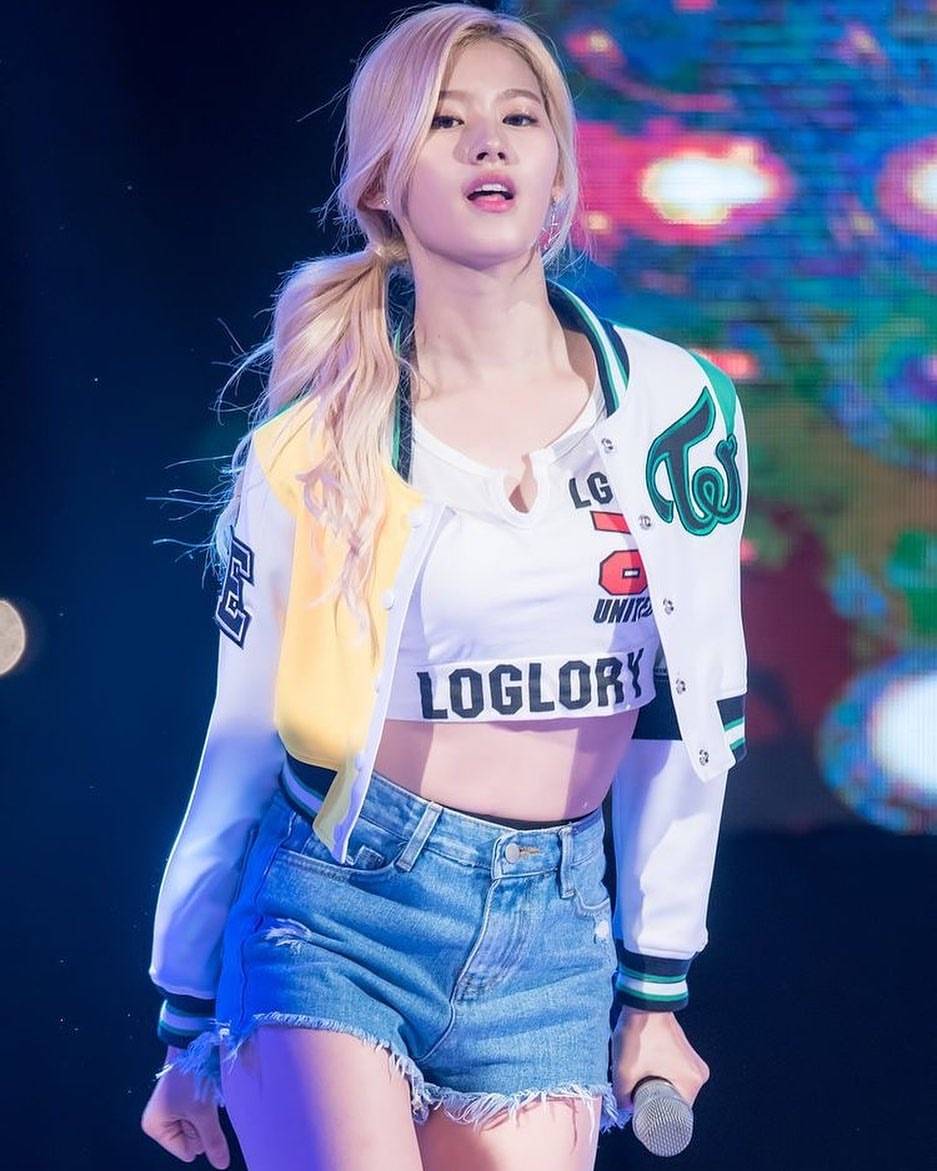 Twice - Sana | Scrolller