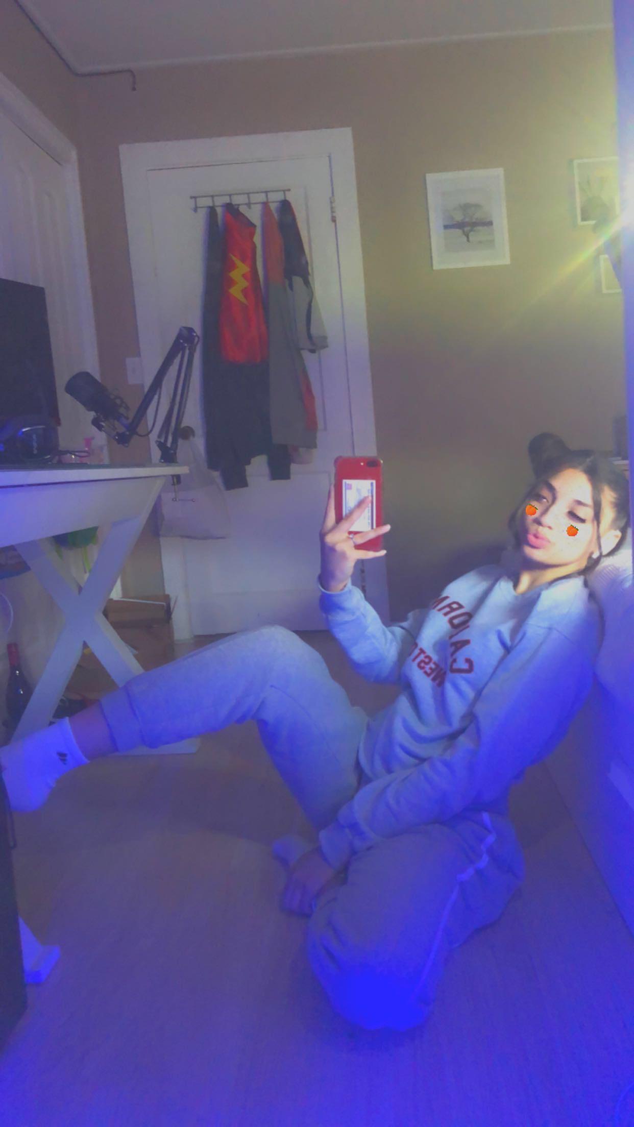 ️ Twitch.tv/Karly_9s ️ | Scrolller