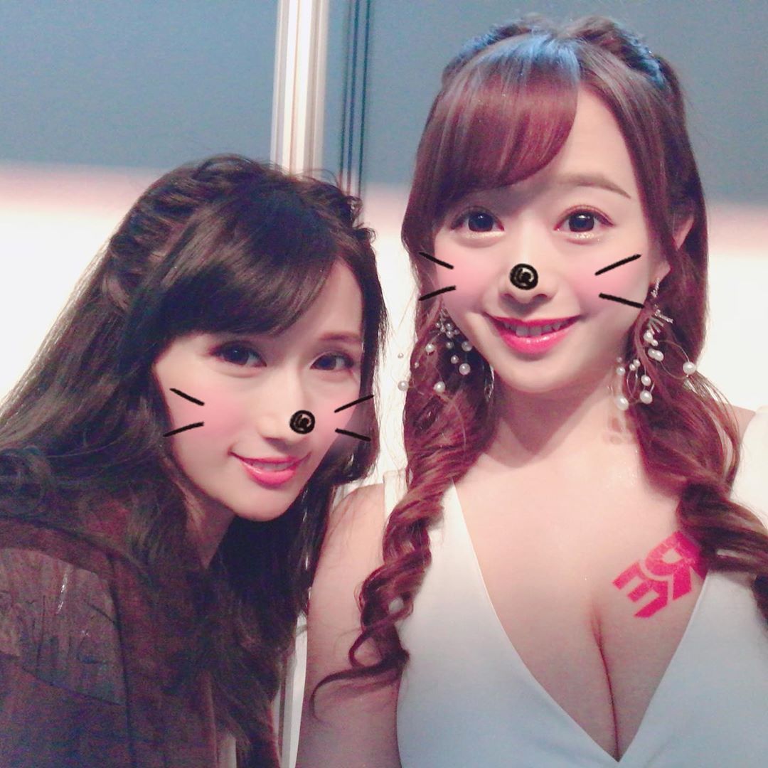 Two cuties | Scrolller