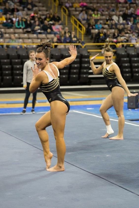 Two hotties practicing floor routine | Scrolller
