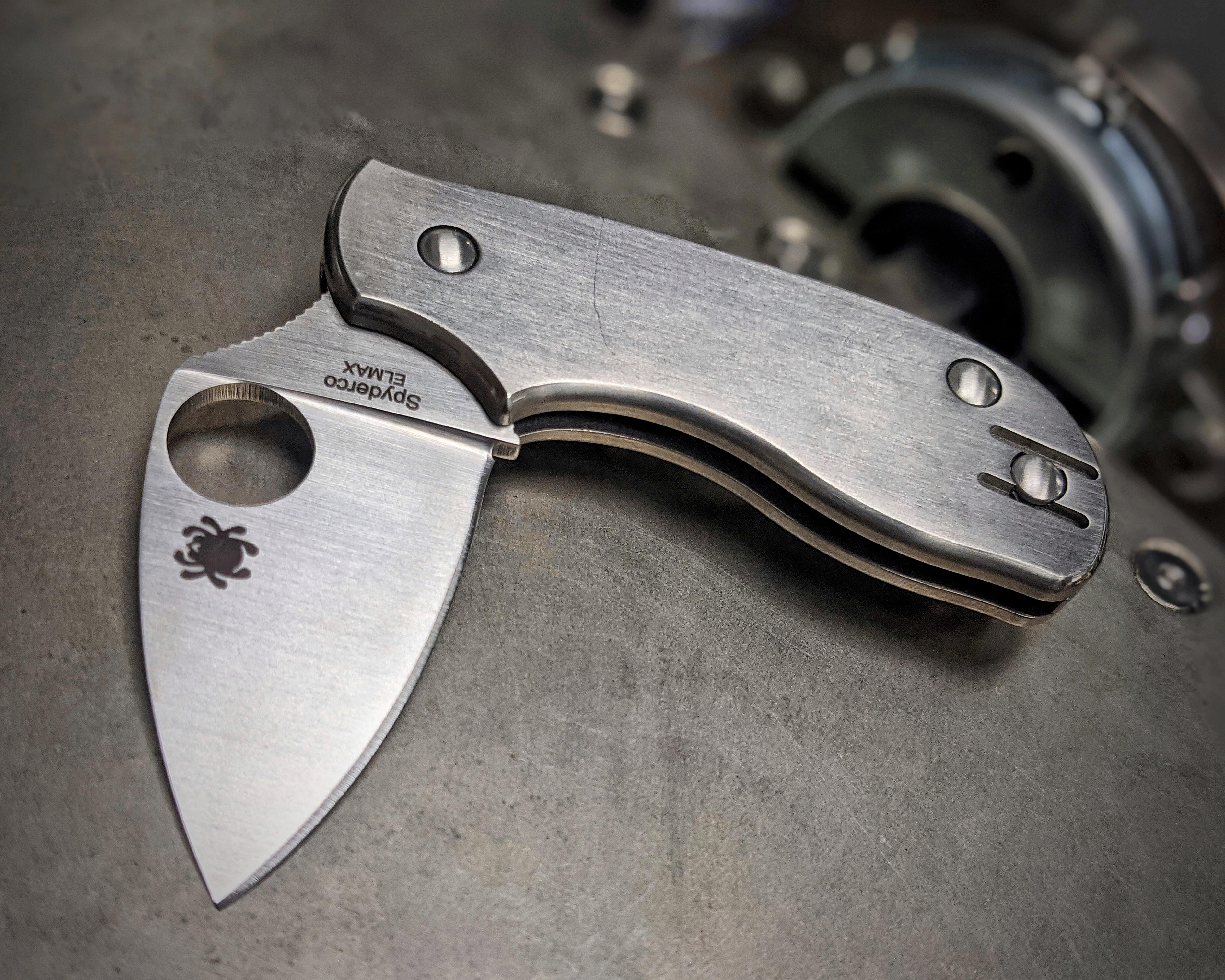 Two-inch Titanium Tuesday with the Spyderco Squeak! Great little slipjoint. [3780x3024] | Scrolller