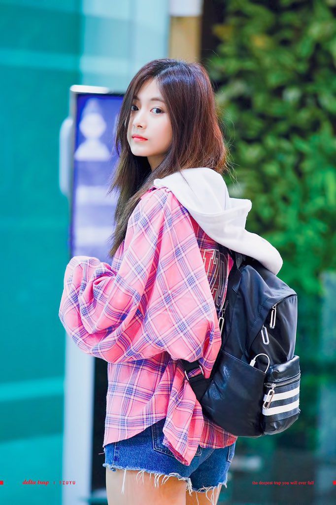 Tzuyu | Scrolller