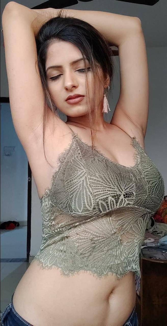 Uff .. those underarms are too good | Scrolller