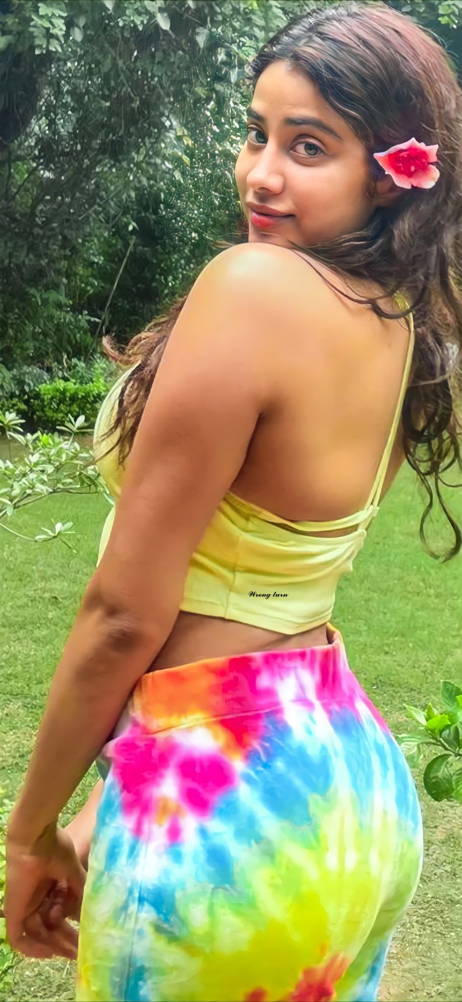 Ufff jaanu ki gaand hai ya atom bomb🍑🤤 | Scrolller
