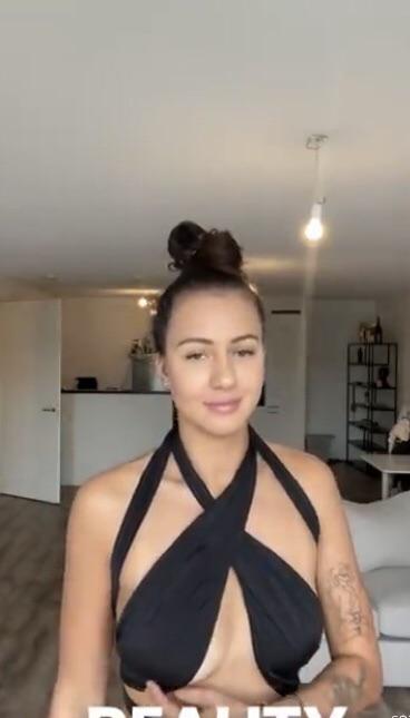 Underboob | Scrolller