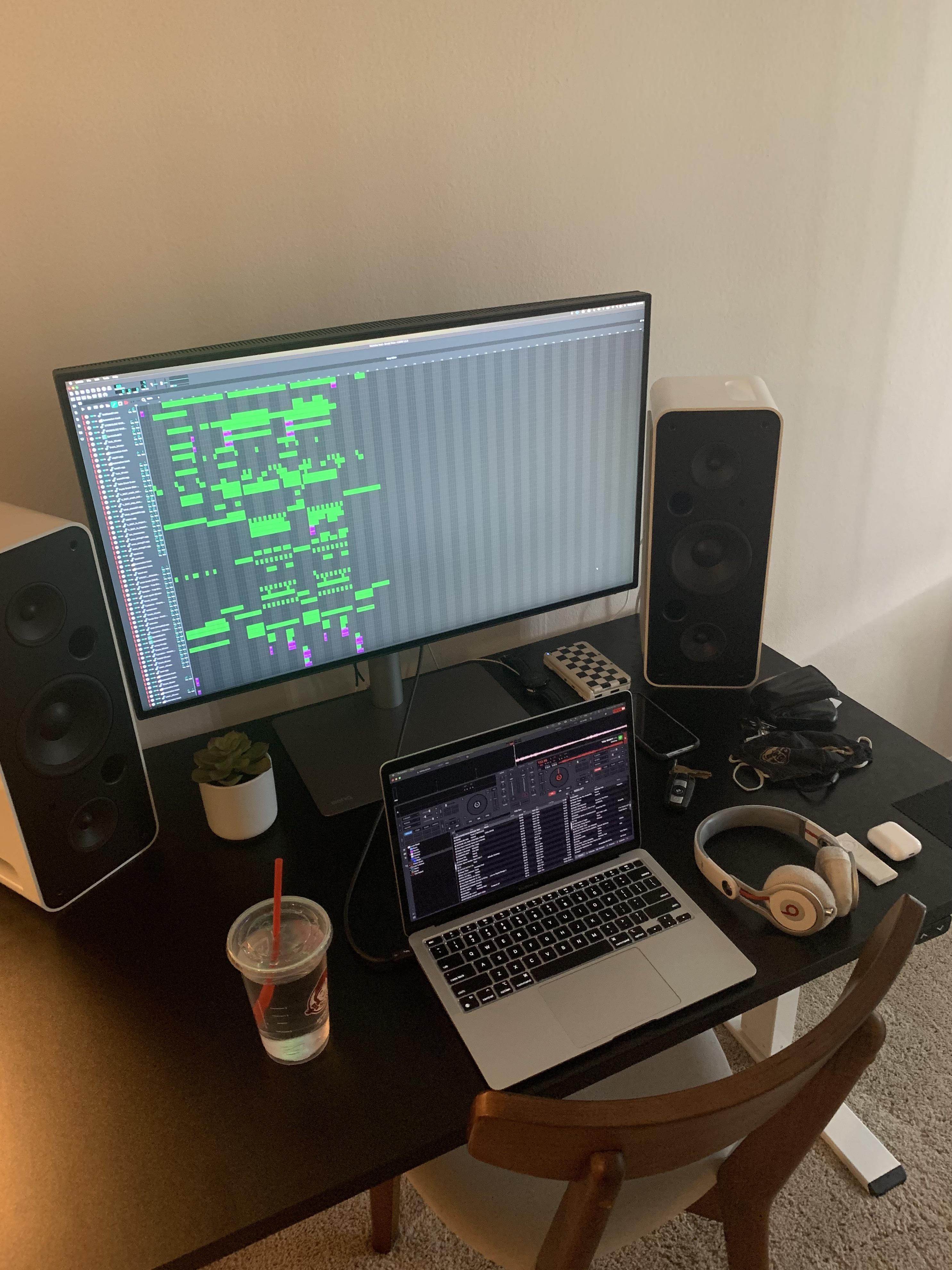 uni/WFH setup | Scrolller